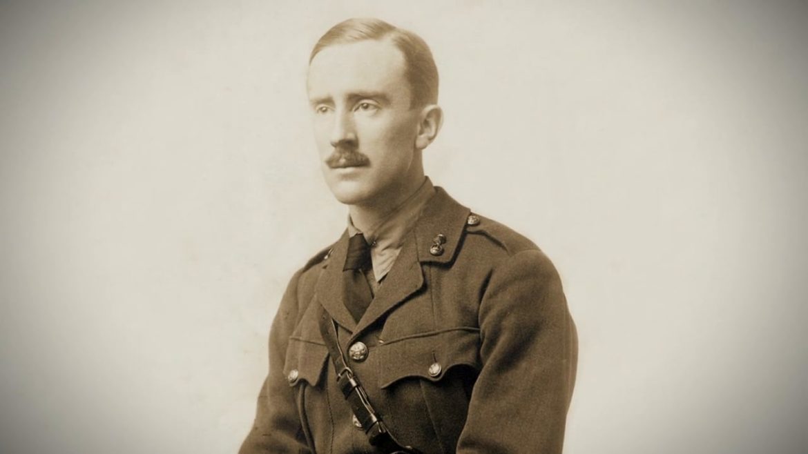 5 curiosidades sobre J.R.R. Tolkien, o senhor da fantasia | DarkBlog ...